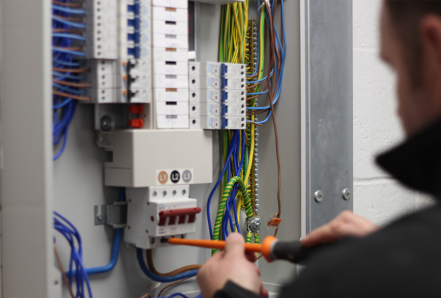 Homepage [www.leelectrical.com]