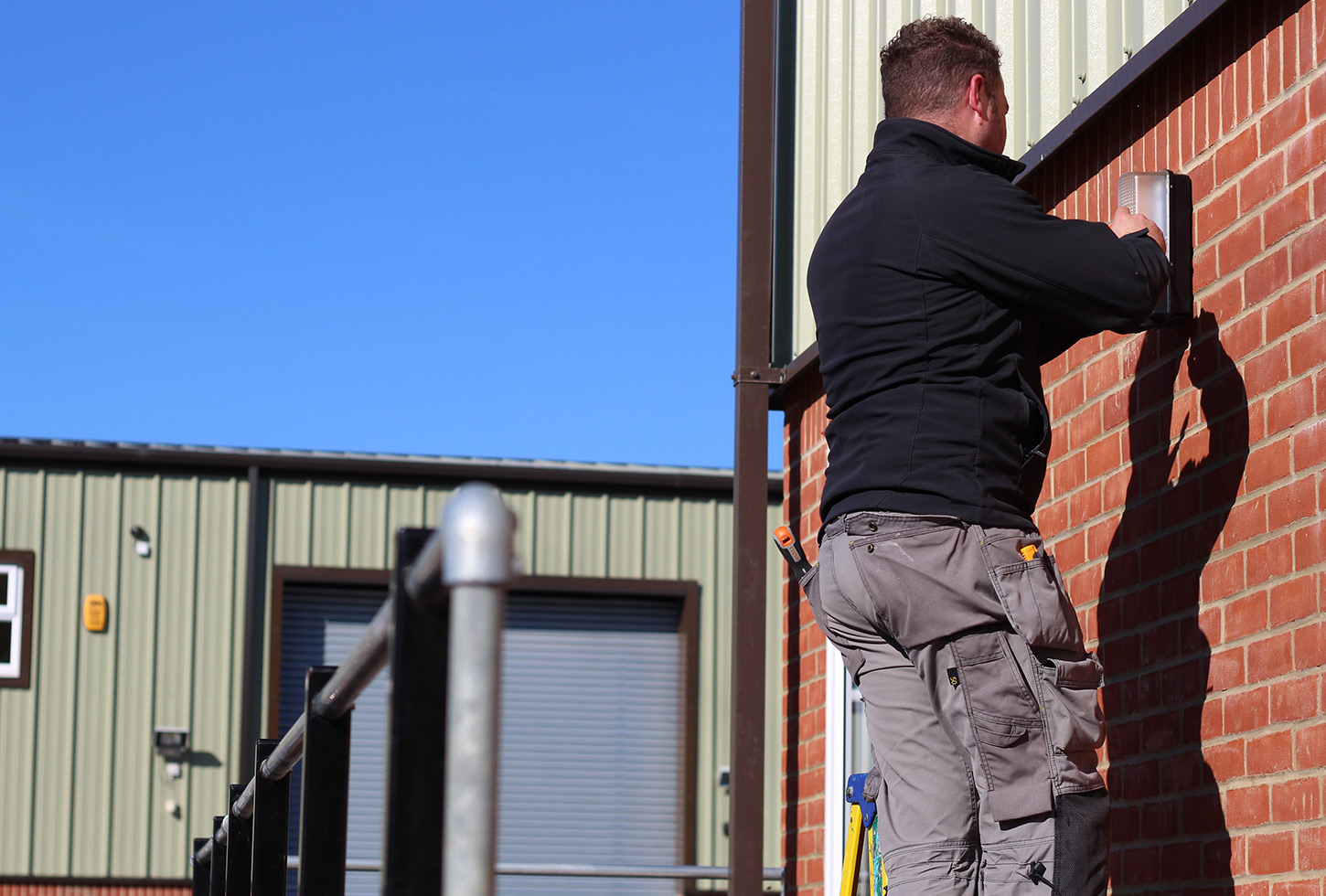 Homepage [www.leelectrical.com]